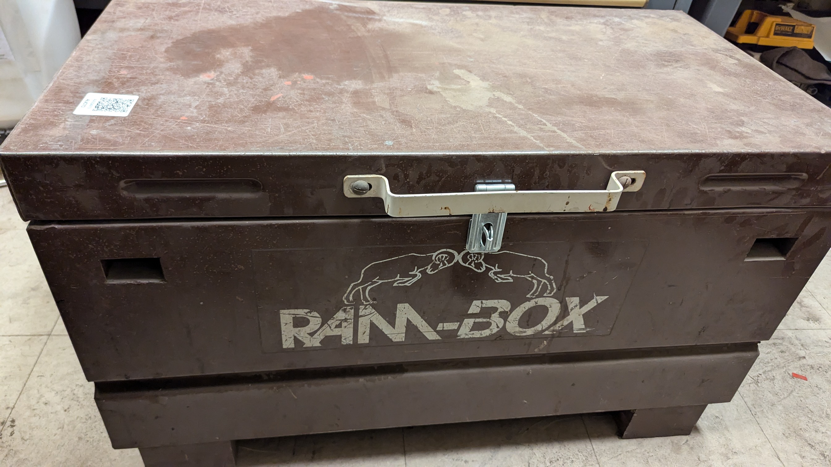 RAM BOX 203617 JOBSITE TOOL BOX WITH ENERPAC EQUIPMENT