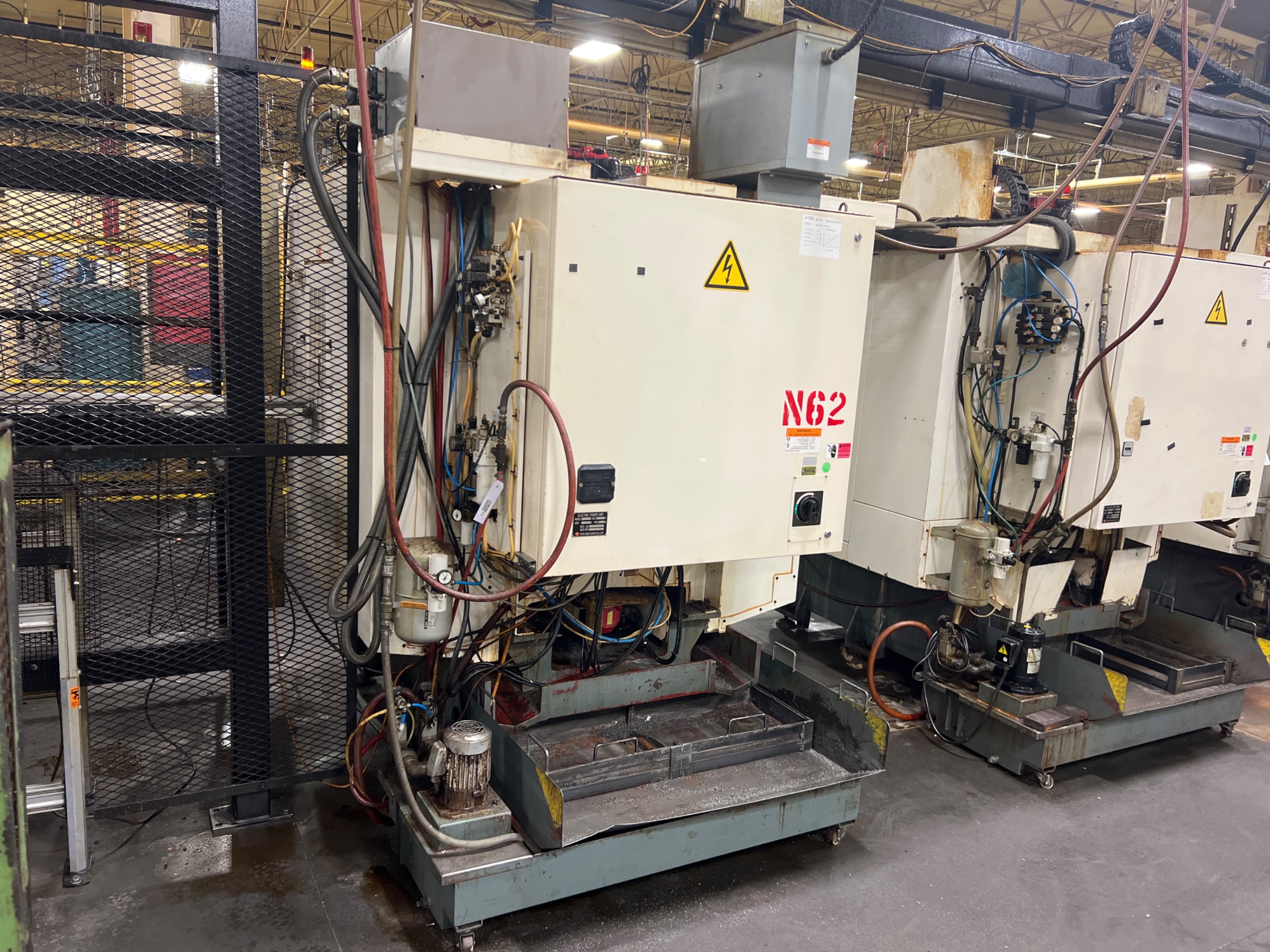 2003 TOYOSK TVT301S VERTICAL MACHINING CENTER