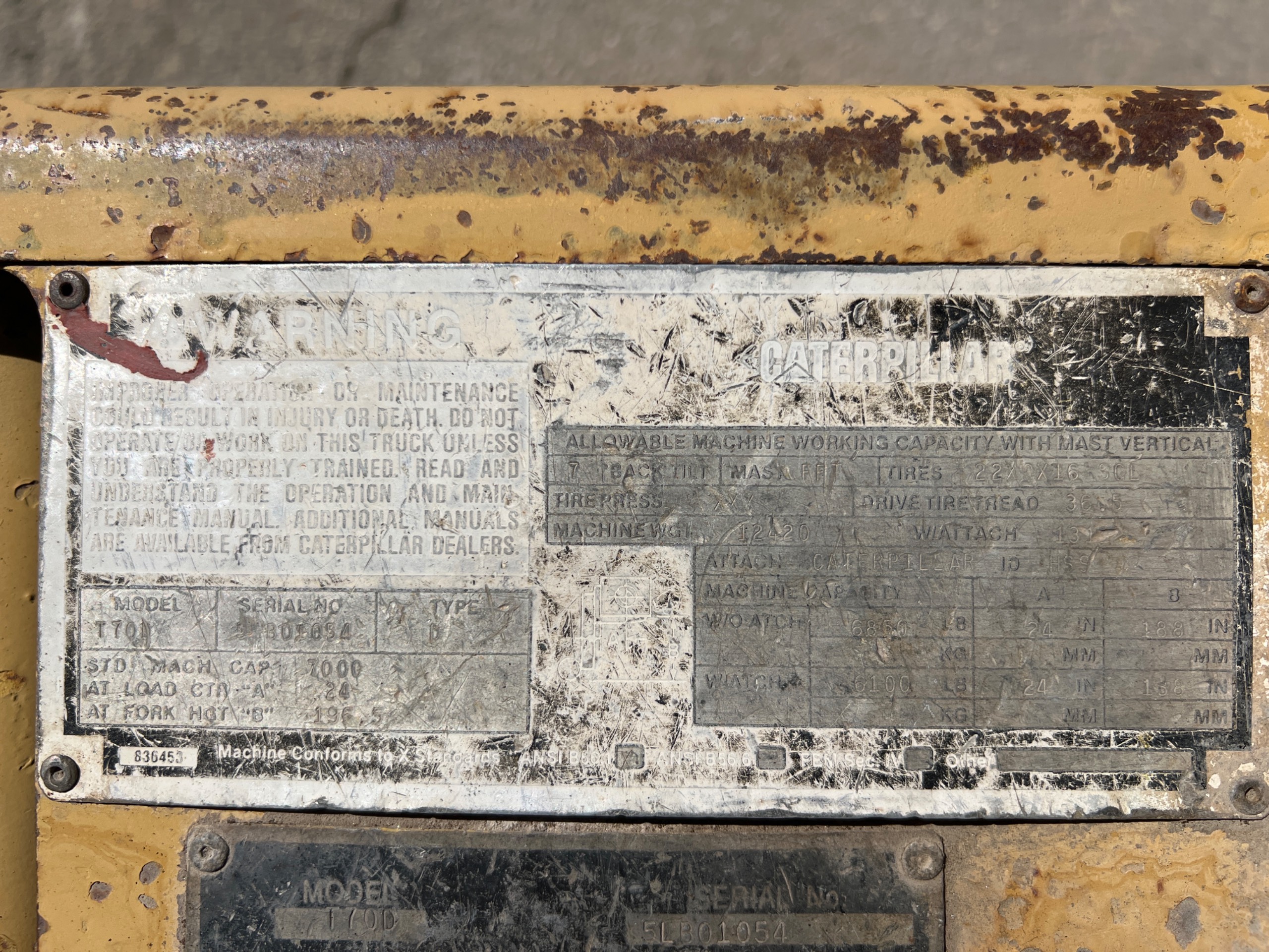 CATERPILLAR T70D SIT-DOWN FORKLIFT