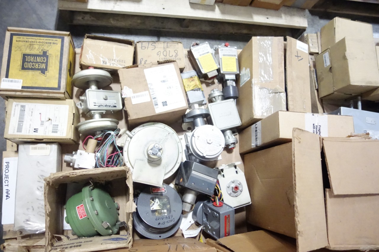 SKU 1070448 - 4 PALLETS OF ASSORTED SWITCHES