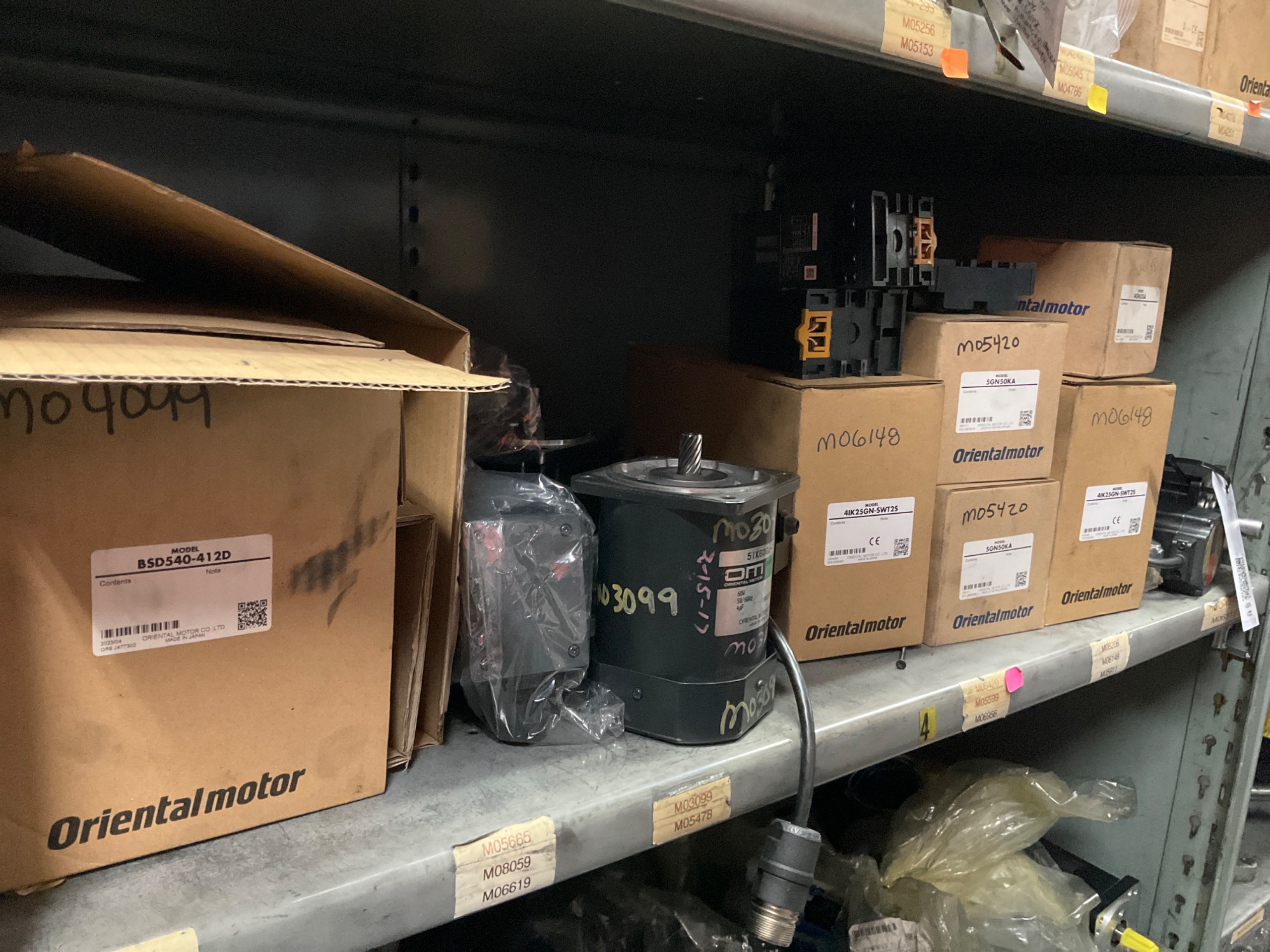 BULK QTY OF INDUSTRIAL PARTS