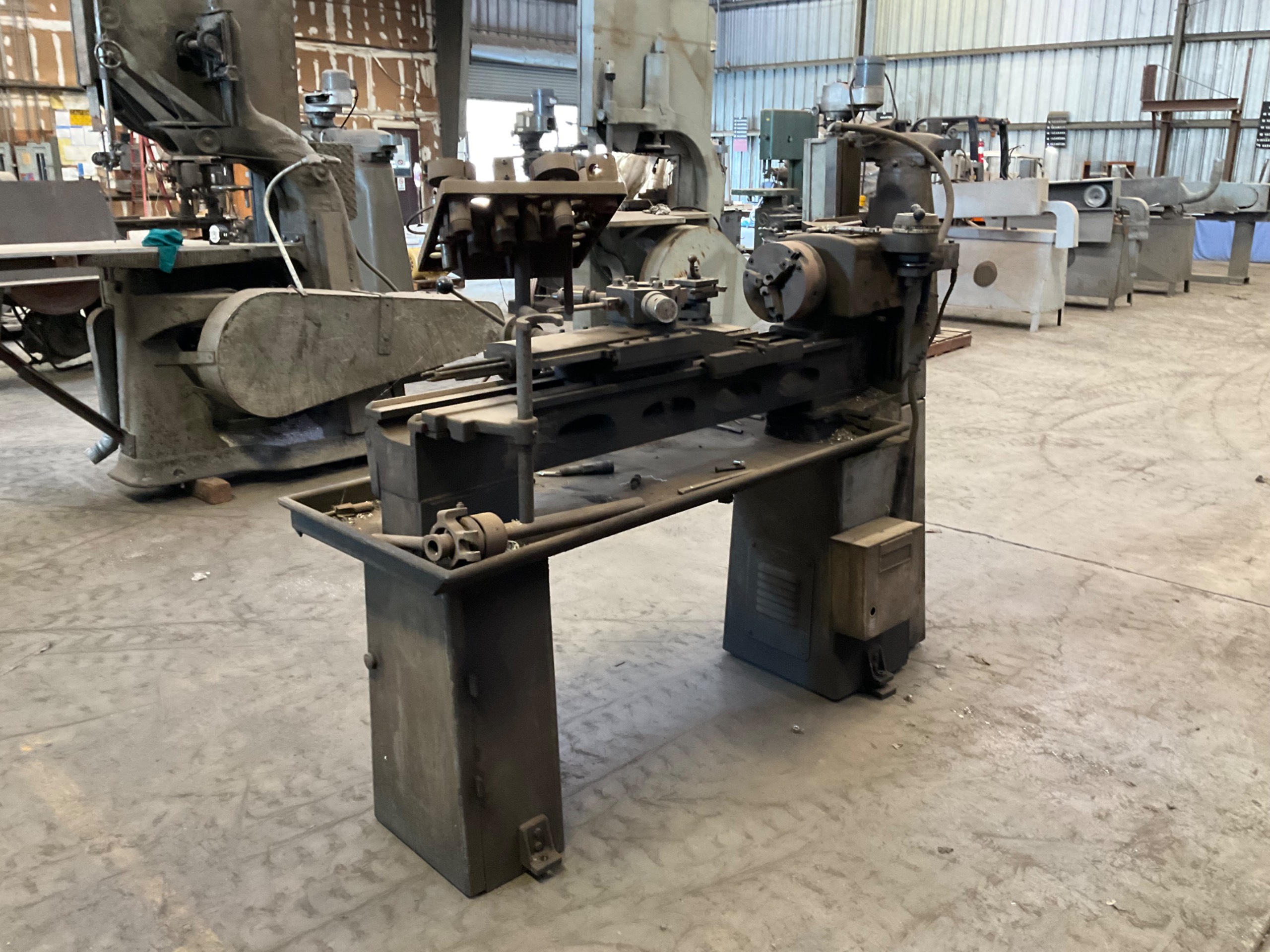 CLAUSING 5914 MANUAL LATHE