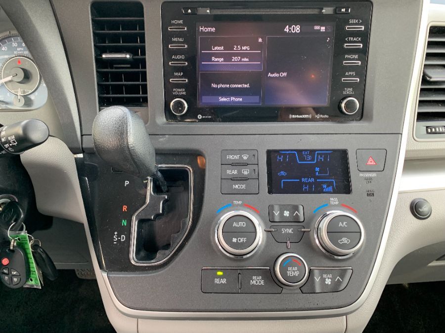 Wheelchair Van - Used 2020 Toyota Sienna LS068626