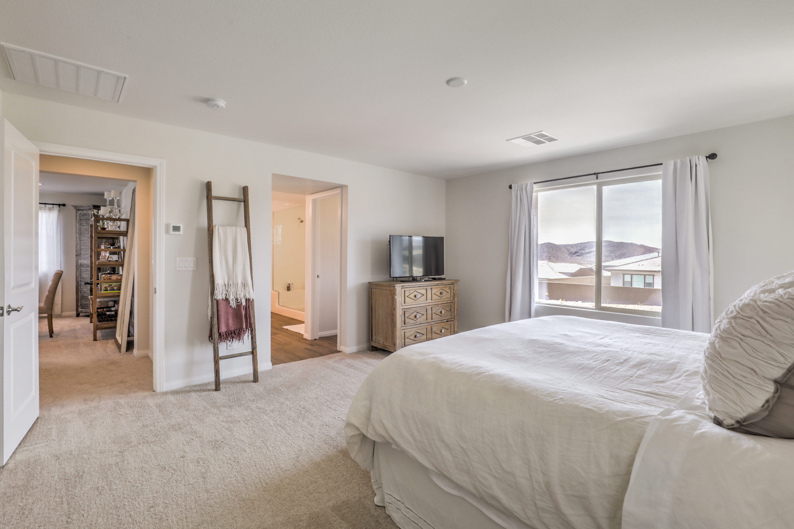 12519 Dolan Point St, Las Vegas, NV 89138 | Neon Sun Photography | Tour