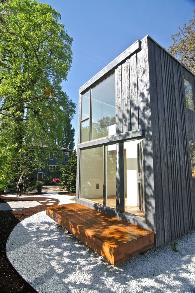 Watch This Unbelievable House Chase The Light Of The Sun