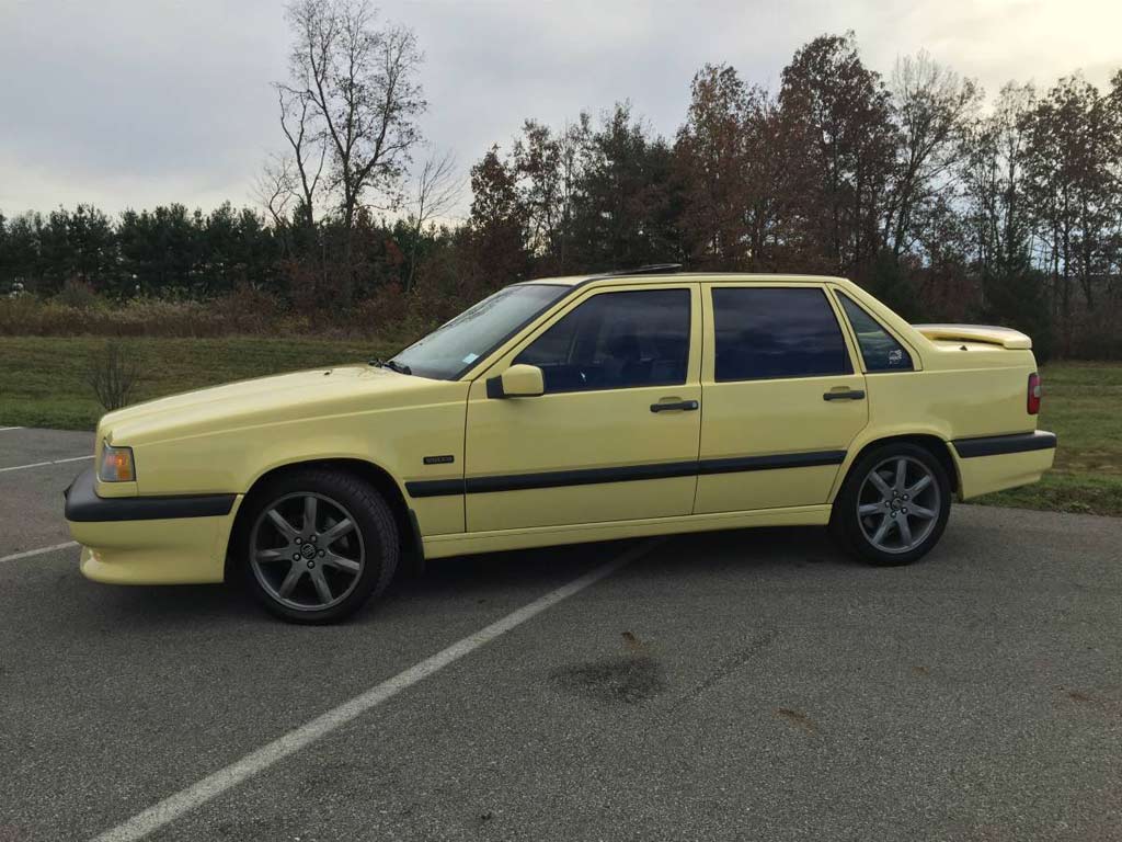 Cream Yellow 850 T-5R Volvos are very rare... It's the Paint