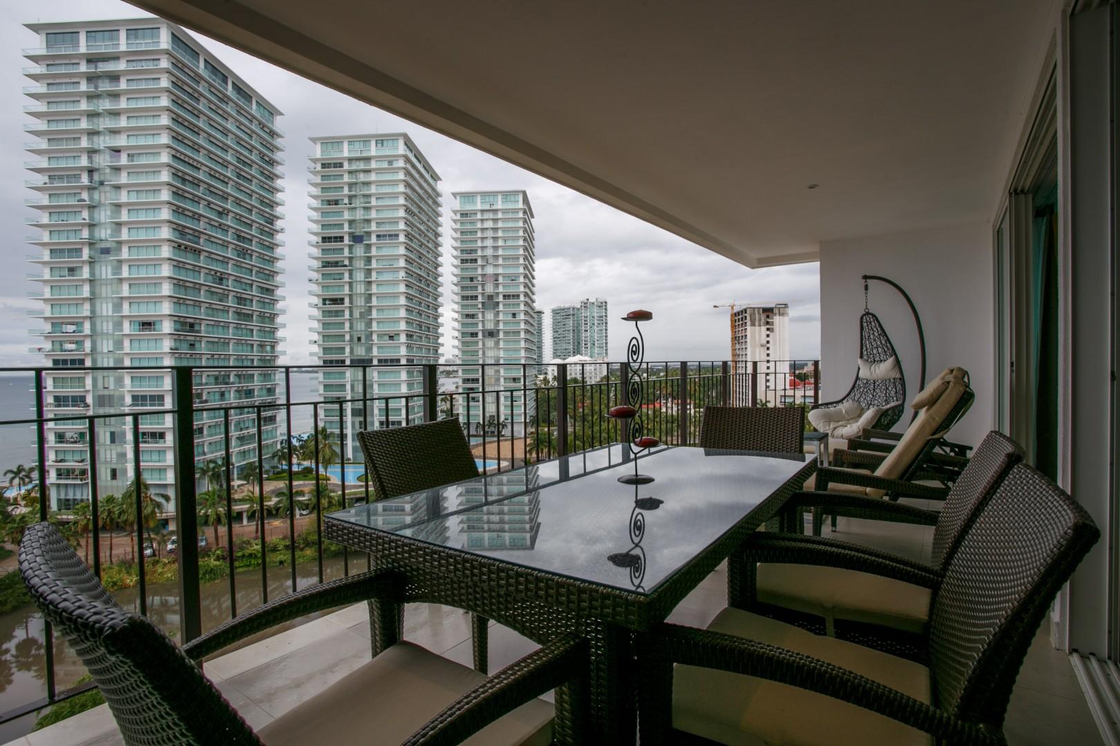 Lounge On Your Own Private Terrace, Ocean View, 2 Bathrooms, Pool, Gym