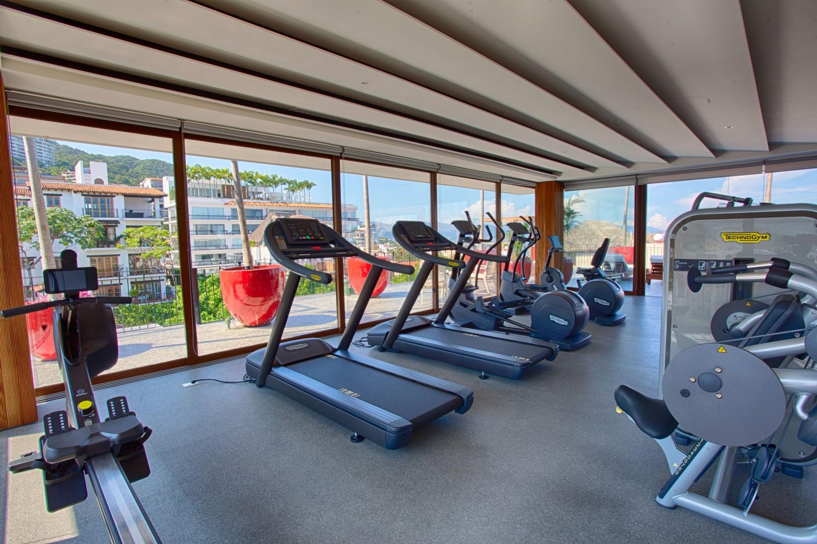 Stylish and Modern Condo at Oceana | Best Gym, Rooftop Pool, Old Town