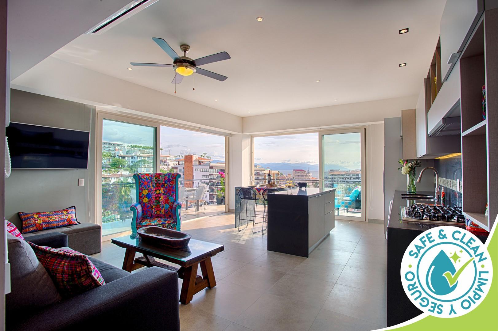 Spectacular Modern Mexican Condo | POOL & GYM OPEN