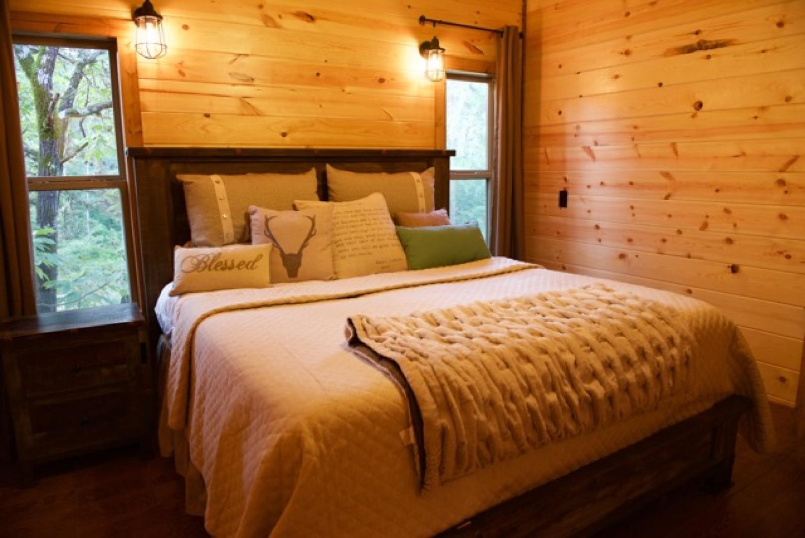 Four Sisters Lodge (on private pond)