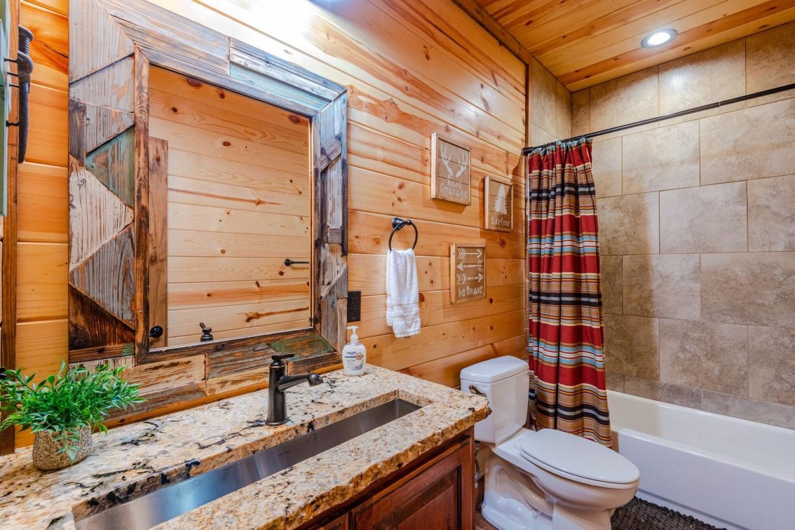 Four Sisters Lodge (on private pond)