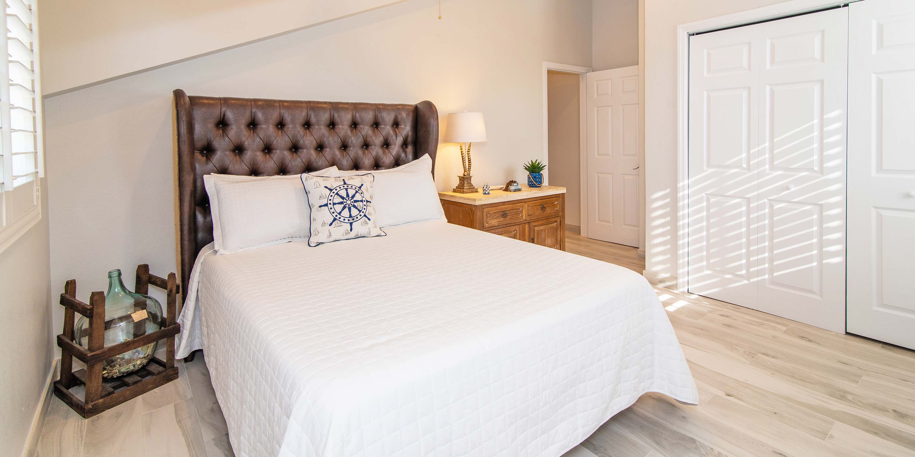 On The Rocks & Guesthouse