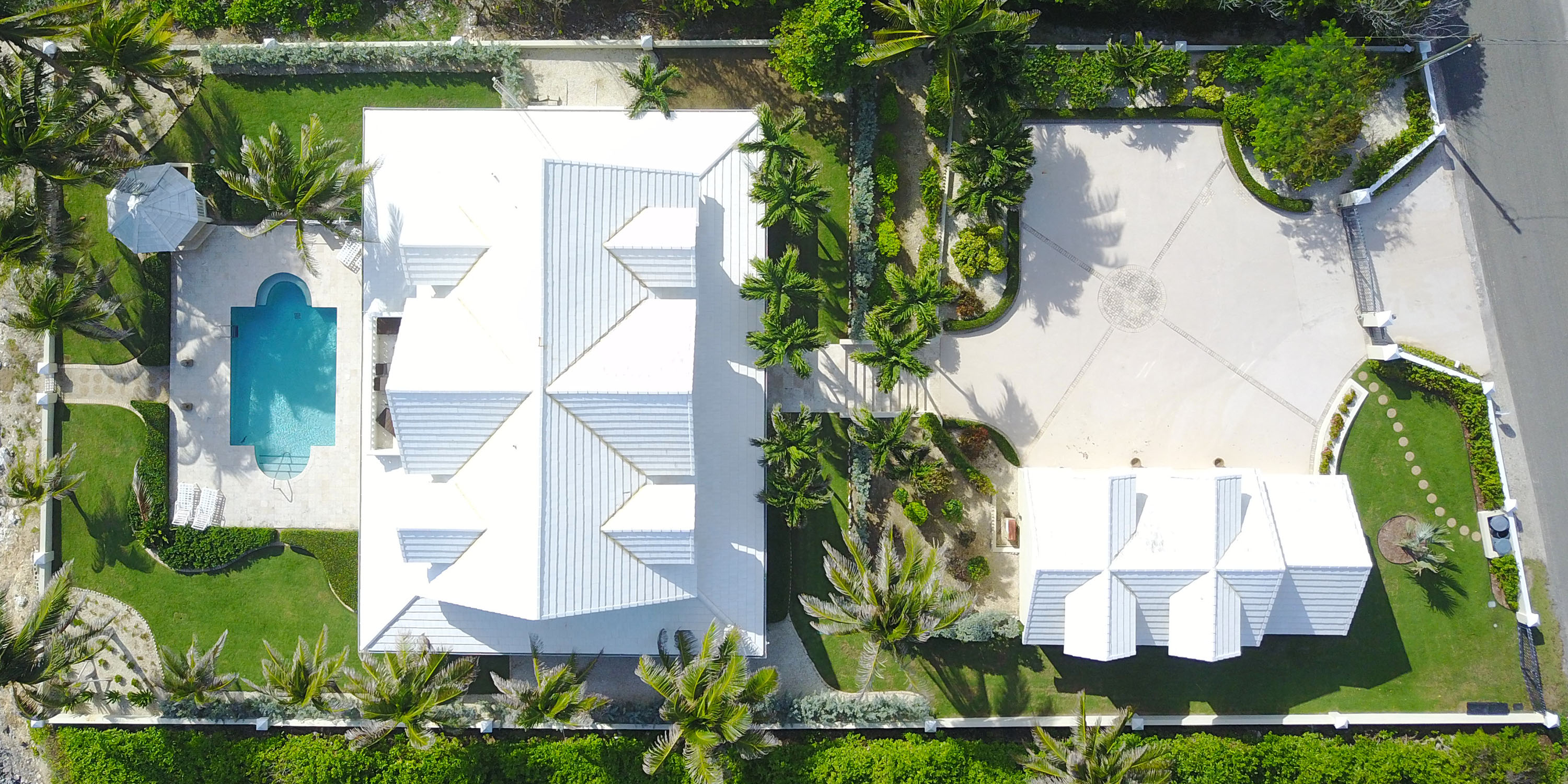 On The Rocks & Guesthouse