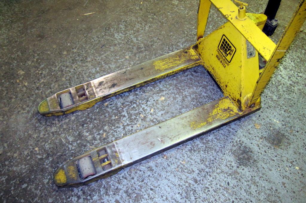 Lot #6: Pallet Mule 6000 LB Capacity Pallet Jack - WireBids