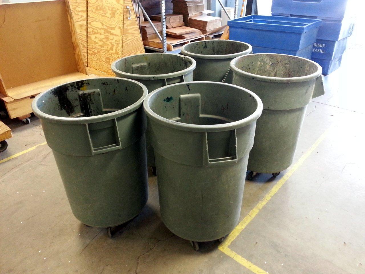 Lot #36: Rolling Trash Cans (7) - WireBids