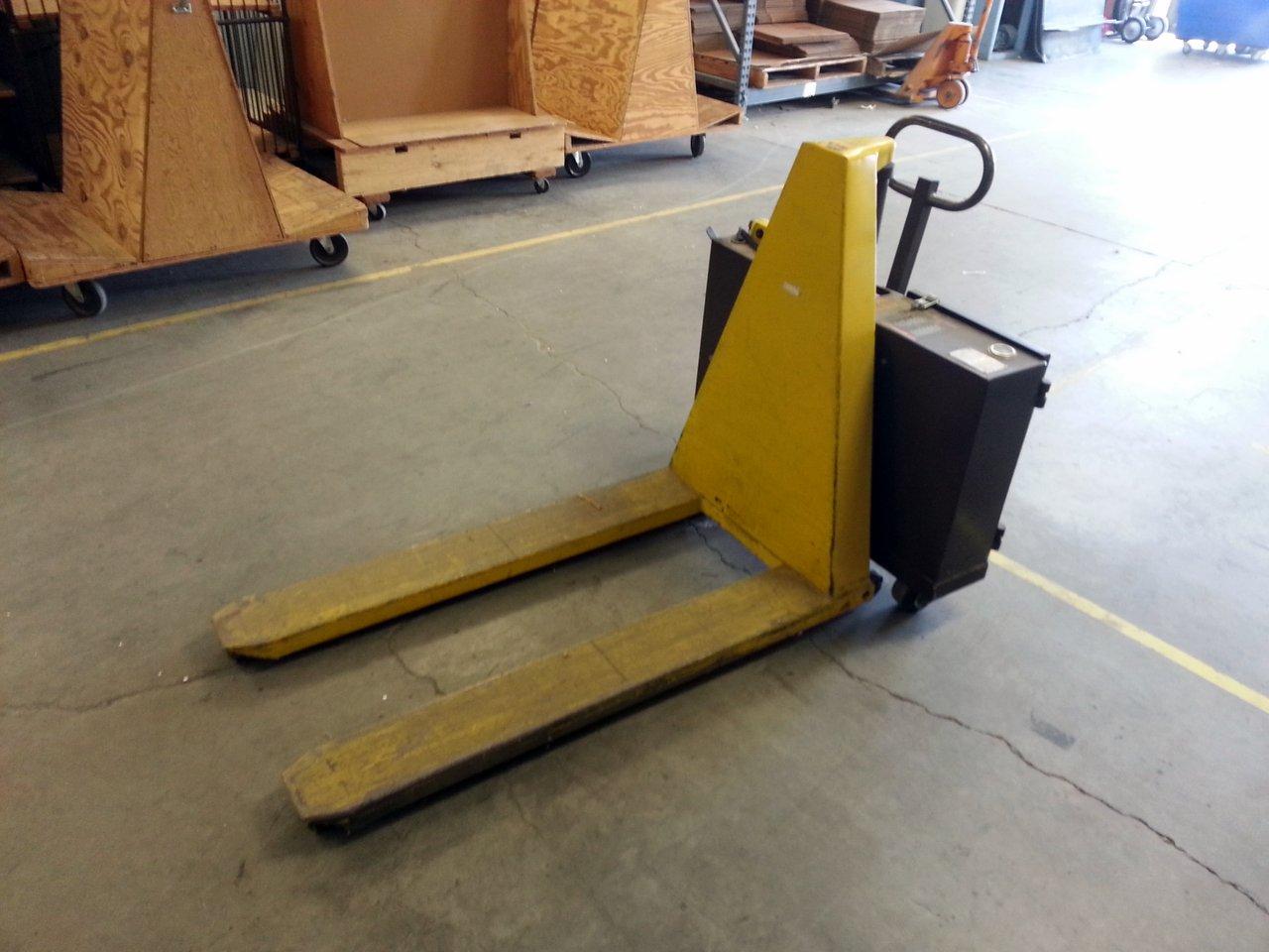 Lot #44: Lift Rite High-Lifter Electric Pallet Jack - NON WORKING ...