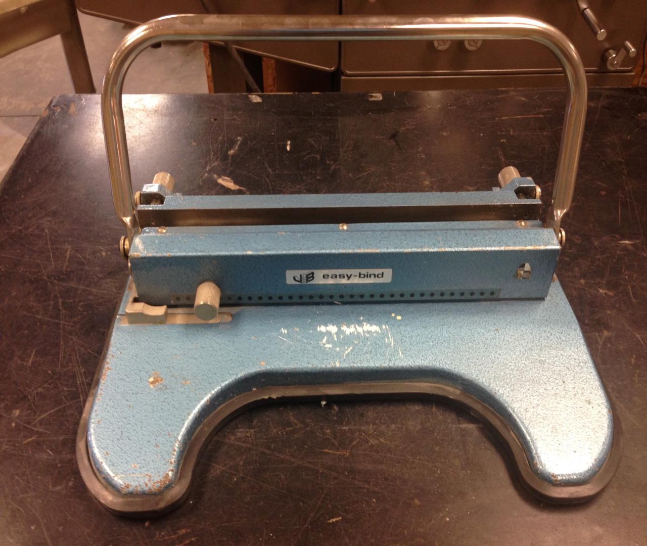 Lot #75: JBI / Wire-O Easy Bind 3:1 Punch and Wire Closer - WireBids