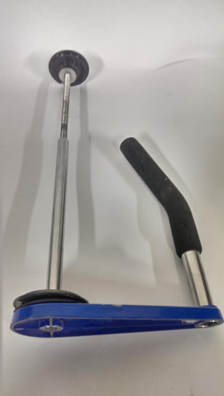 Lot #33: Heavy-Duty Hand Wrapper Stretch Wrap Dispenser - WireBids