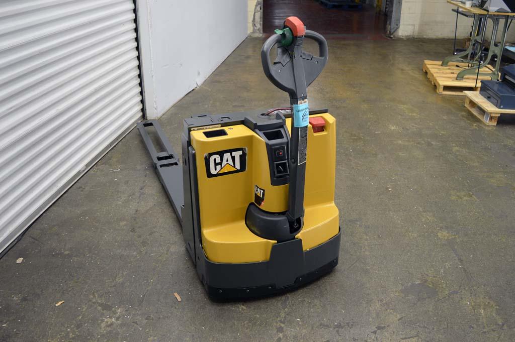 Lot #7: Cat 4500 lb Electric Pallet Jack with Built in Charger, and ...
