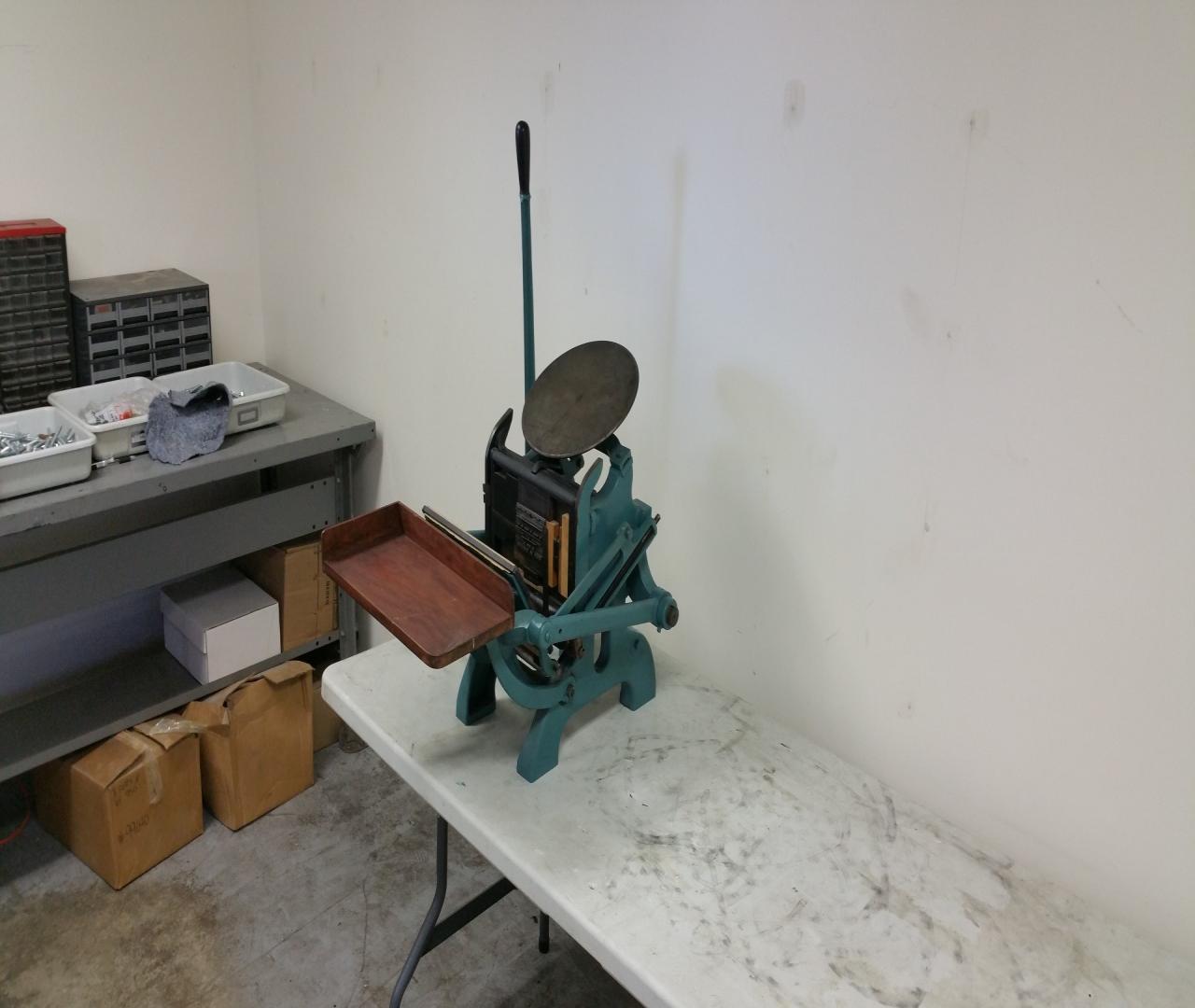 Lot #57: Chandler & Price Pilot Press Model 205A - Tabletop Antique ...