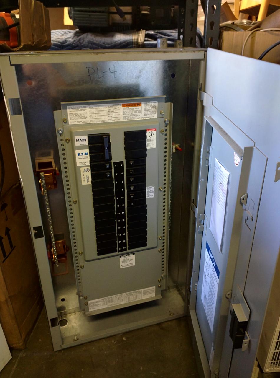 Lot #45: Breaker Panel Box 208Y/120v 3ph - WireBids