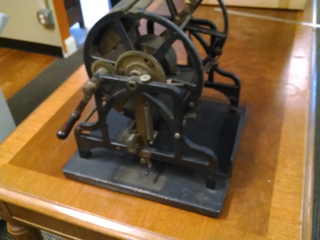 Lot #97: Antique Rotary Neostyle Mimeograph Machine - WireBids