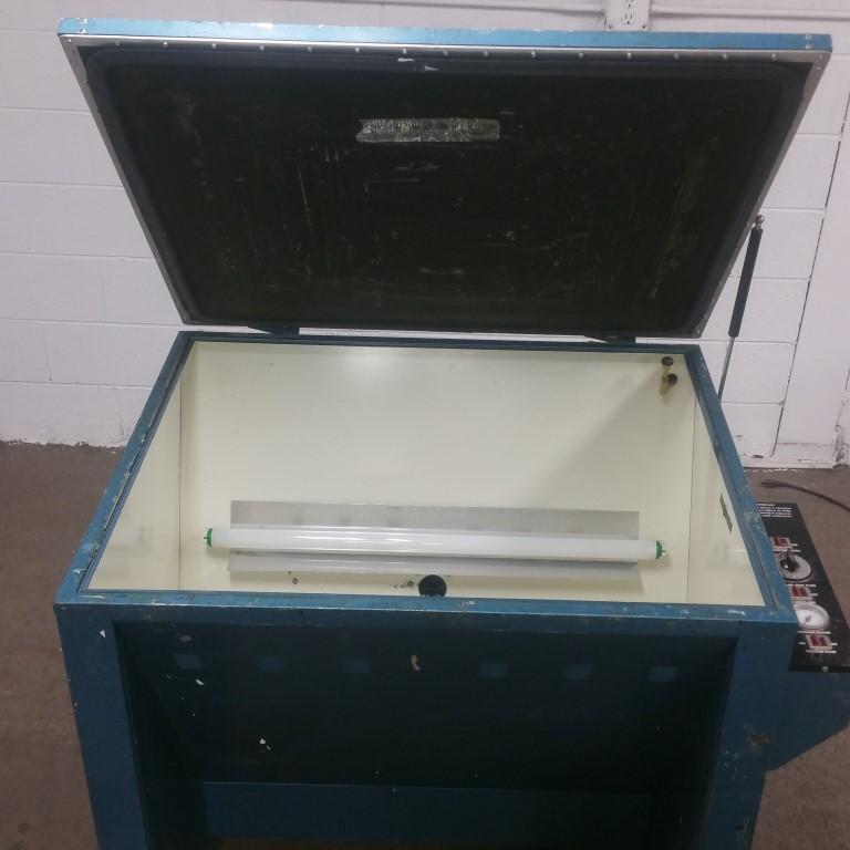 Lot #75: Atlas Vacu-Lite 5-Way Silk Screen Exposure Unit - WireBids