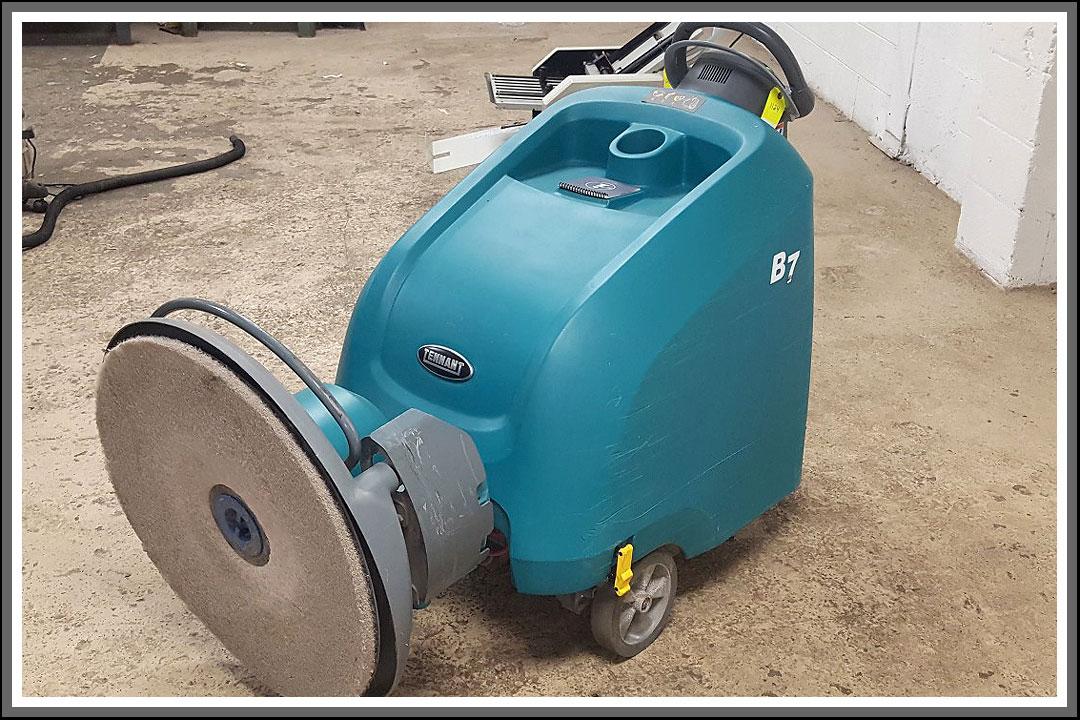 Lot #33: Tennant B7 27" Battery Powered Floor Buffer - LOW HOURS ...