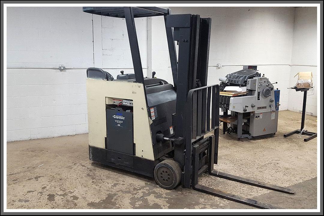 Lot #22: Crown RC-3020 3 Stage Electric Forklift - WireBids