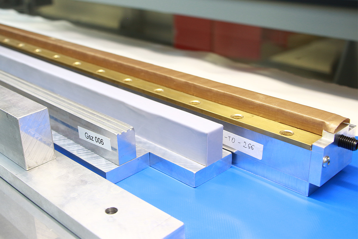 Radio Frequency Welding Machine For PVC Or PU Products- RFlex Travel