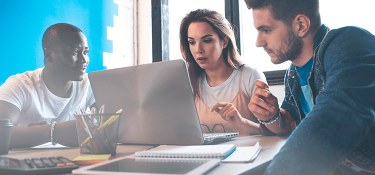 Aprenda como dar aula na internet: tudo o que você precisa saber! - Eadbox