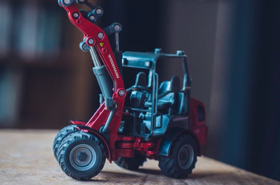 Customer-Driven Innovation in the Excavators Industry - Shortform Books