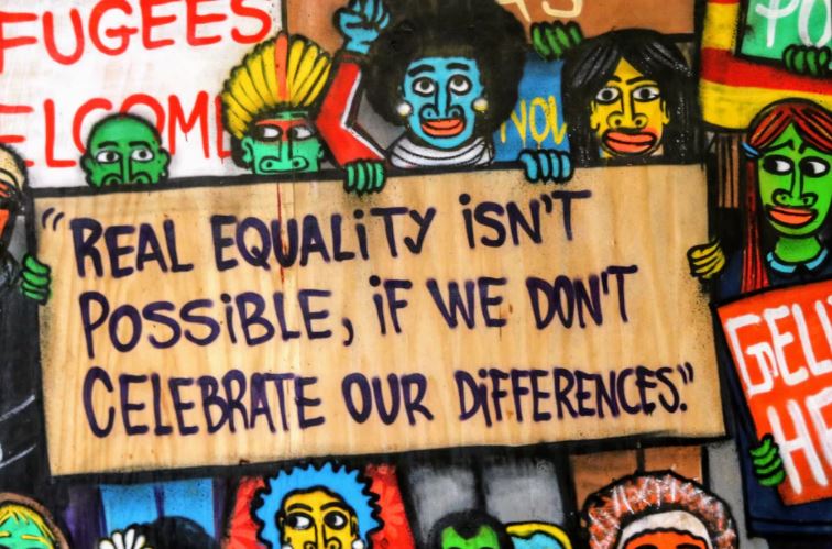 White Solidarity: How It Bolsters White Supremacy - Shortform Books