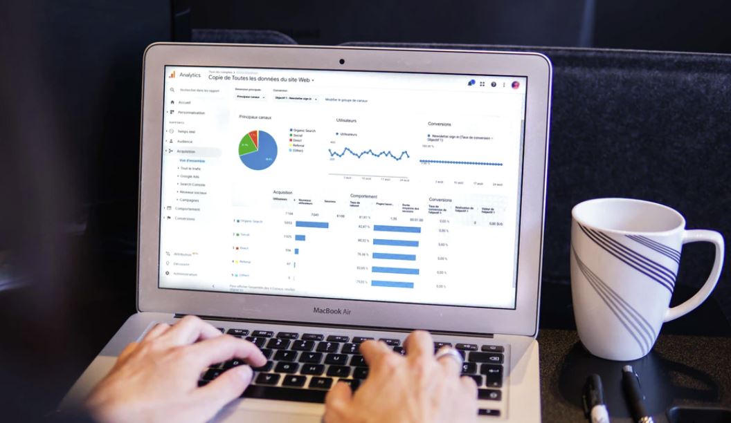 Behavioral Residue: The Key to Long-Term Marketing - Shortform Books