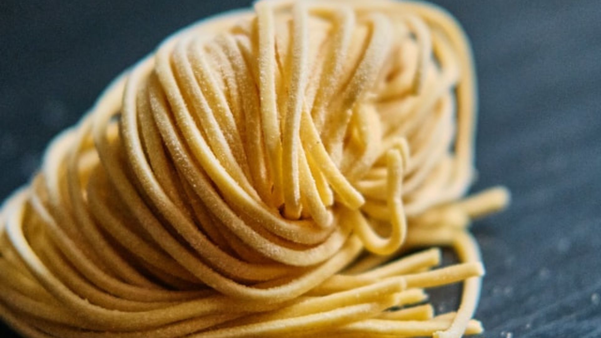 Spaghetti Challenge: Build a Tower, Build a Team - Shortform Books