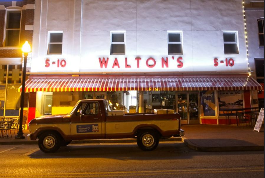 The Origin of Wal-Mart: Five and Dime to Superstore - Shortform Books