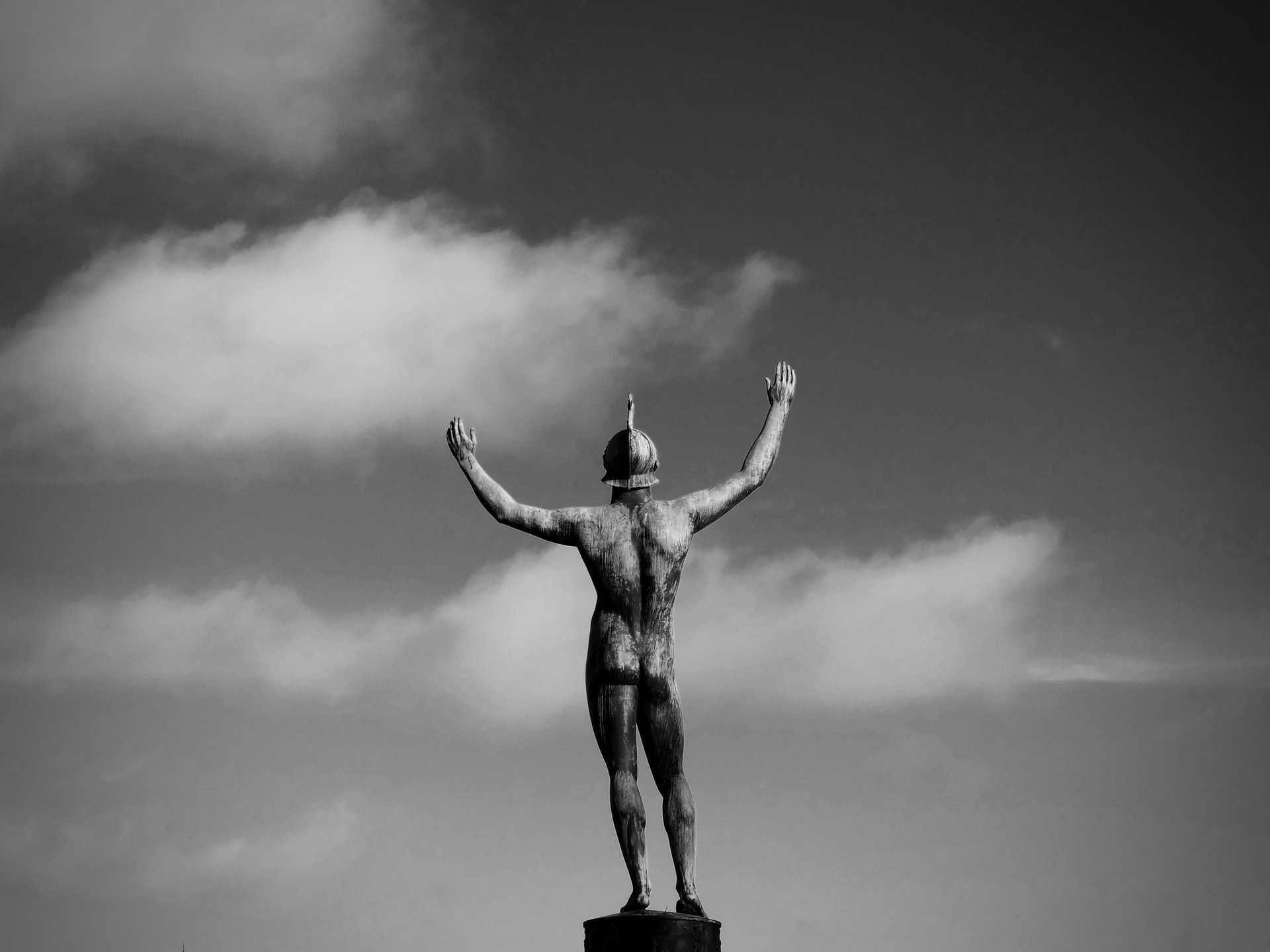 The Everyday Hero Manifesto Quotes on Achieving Greatness - Shortform Books