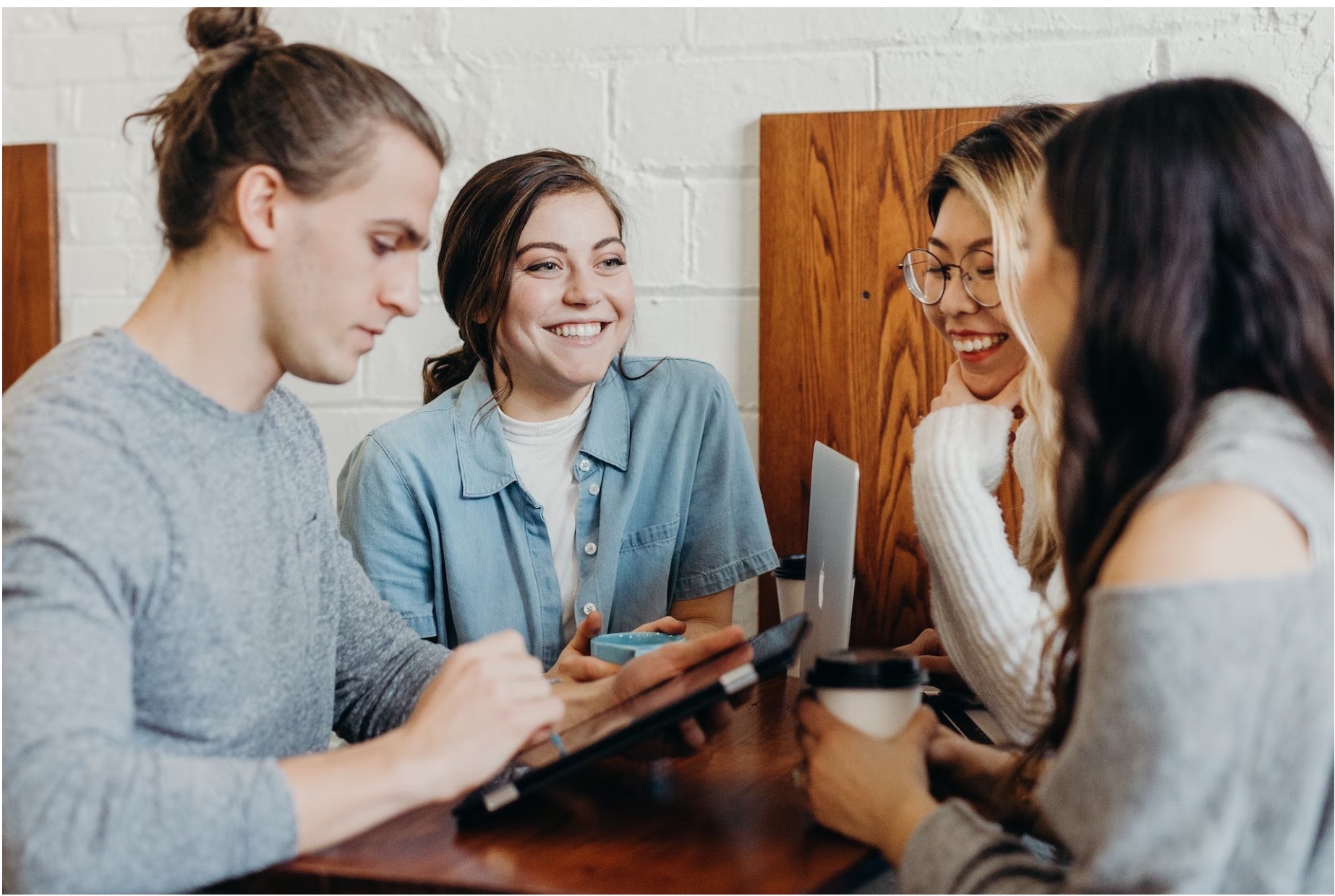 3 Rules for Building Good Relationships With Customers - Shortform Books