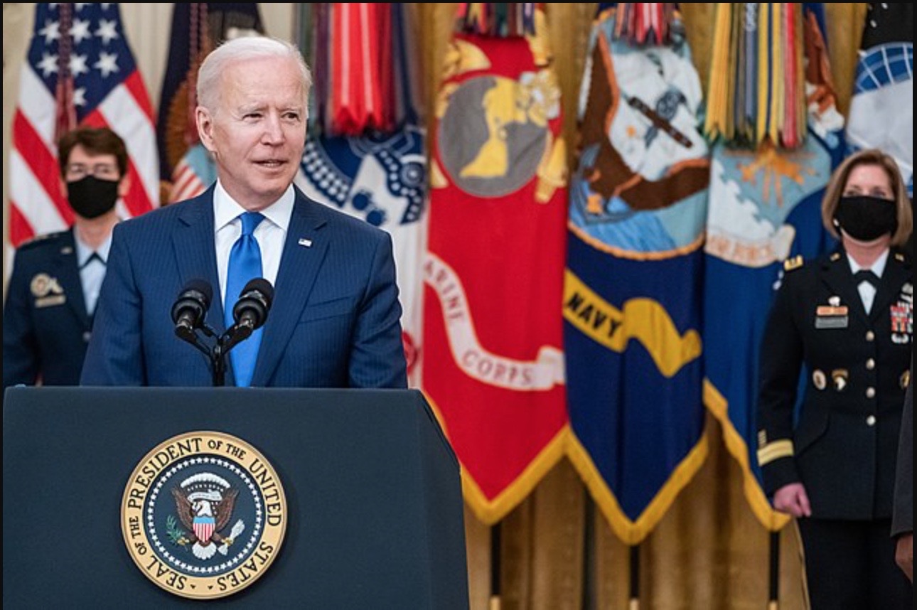 Why Are American Politicians So Old & Do Voters Care? - Shortform Books