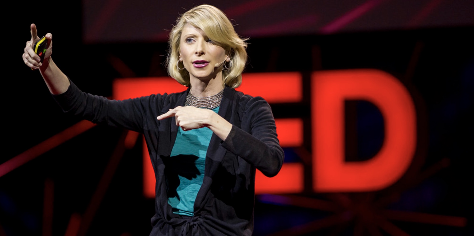 Amy Cuddy: Body Language That Exudes Friendliness - Shortform Books