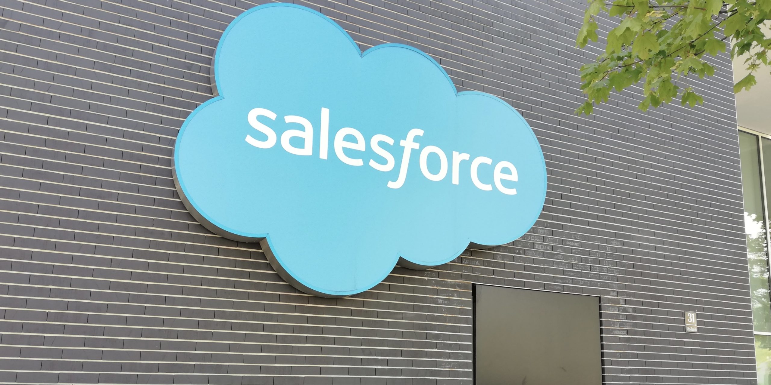 A Detailed Overview of Salesforce's Business Model - Shortform Books