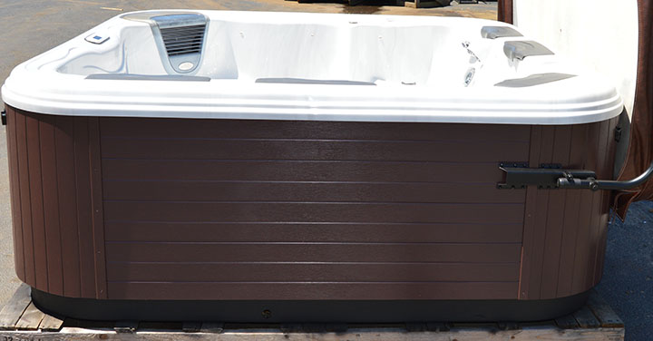 2009 Bullfrog 552 SS - Georgia Spa Company