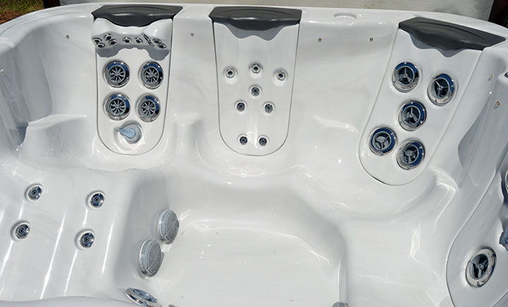 2009 Bullfrog 552 SS - Georgia Spa Company