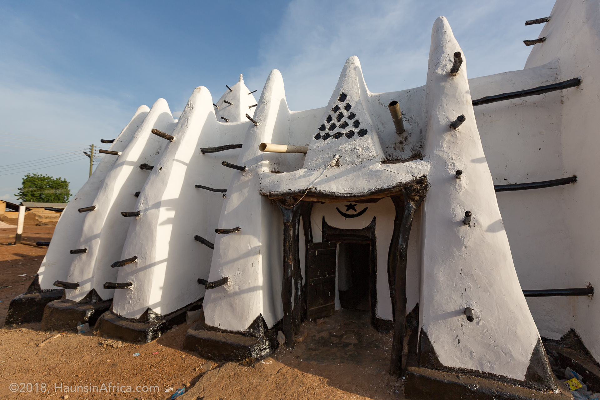 Ghana's Historic Mosques: Larabanga - The Hauns in Africa