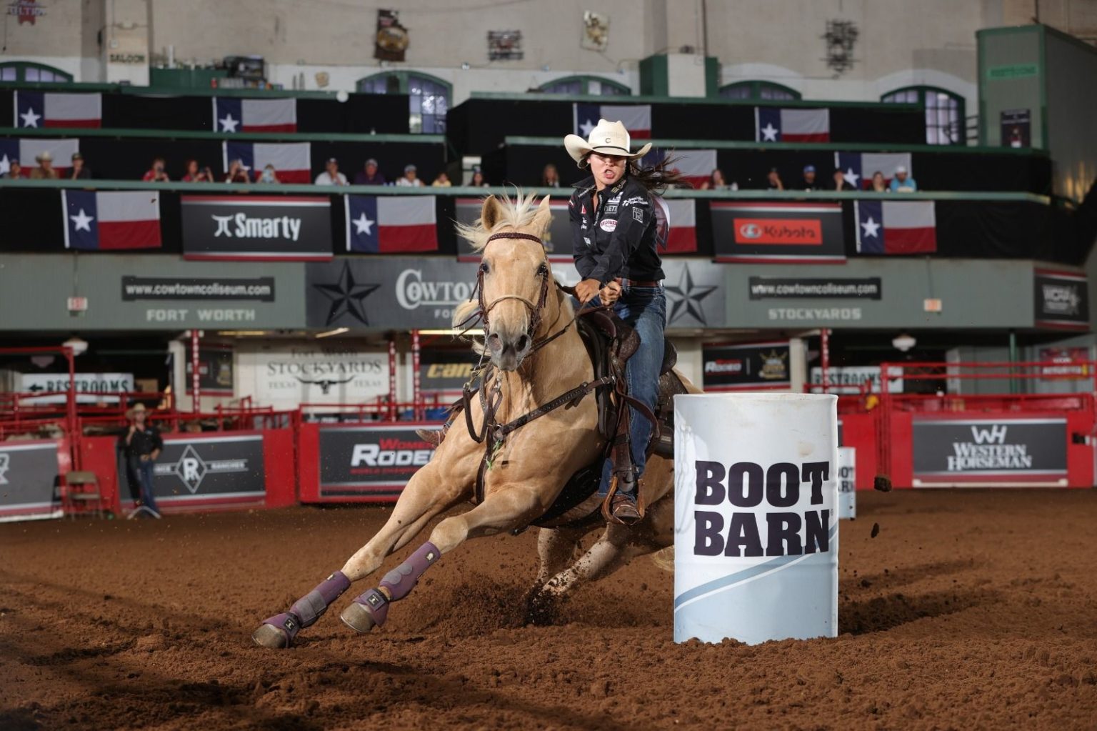Hailey Kinsel and Jules Master the Cowtown Coliseum First Barrel to Win ...