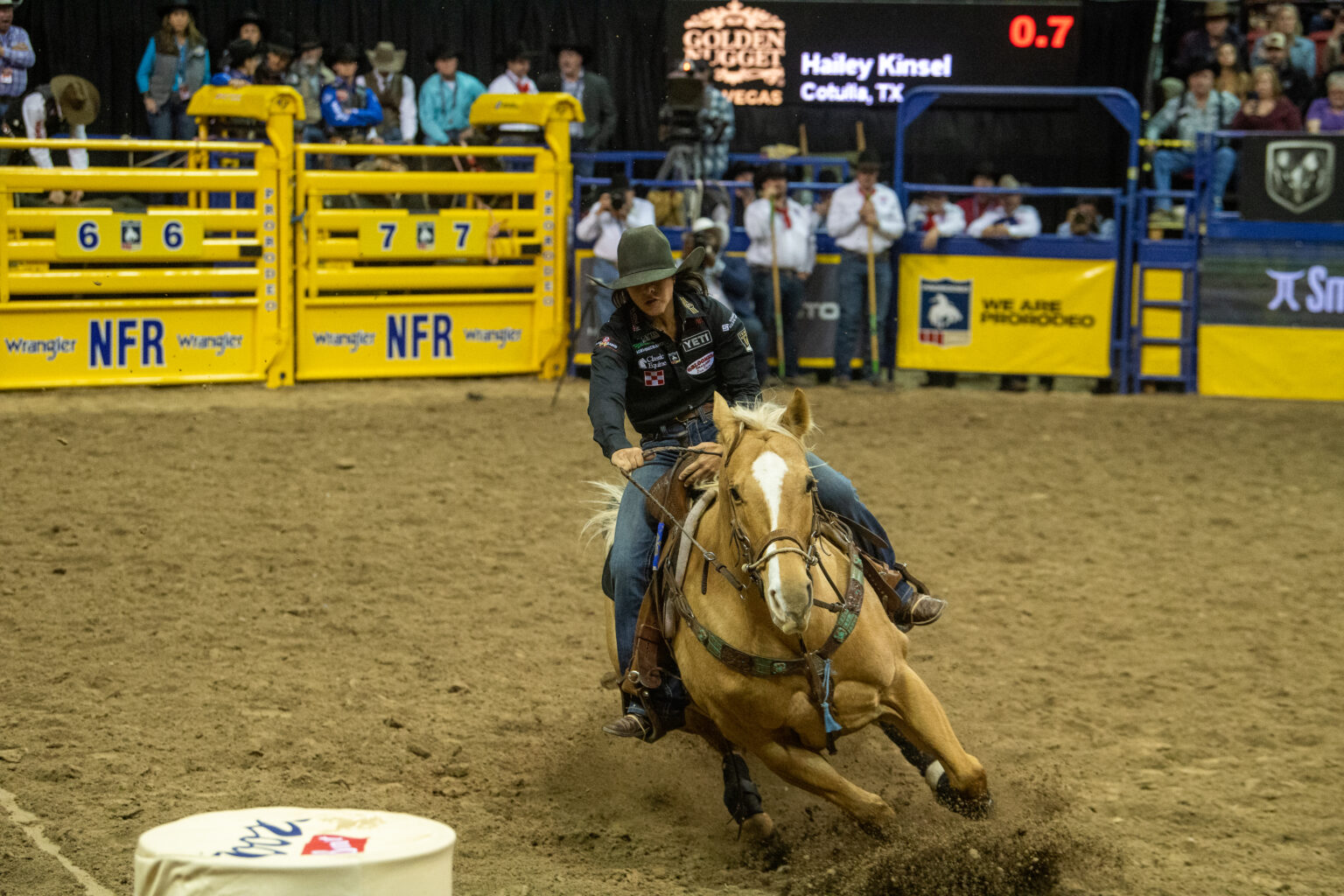 Hailey Kinsel Wins Back-to-Back 2022 NFR Barrel Racing Rounds