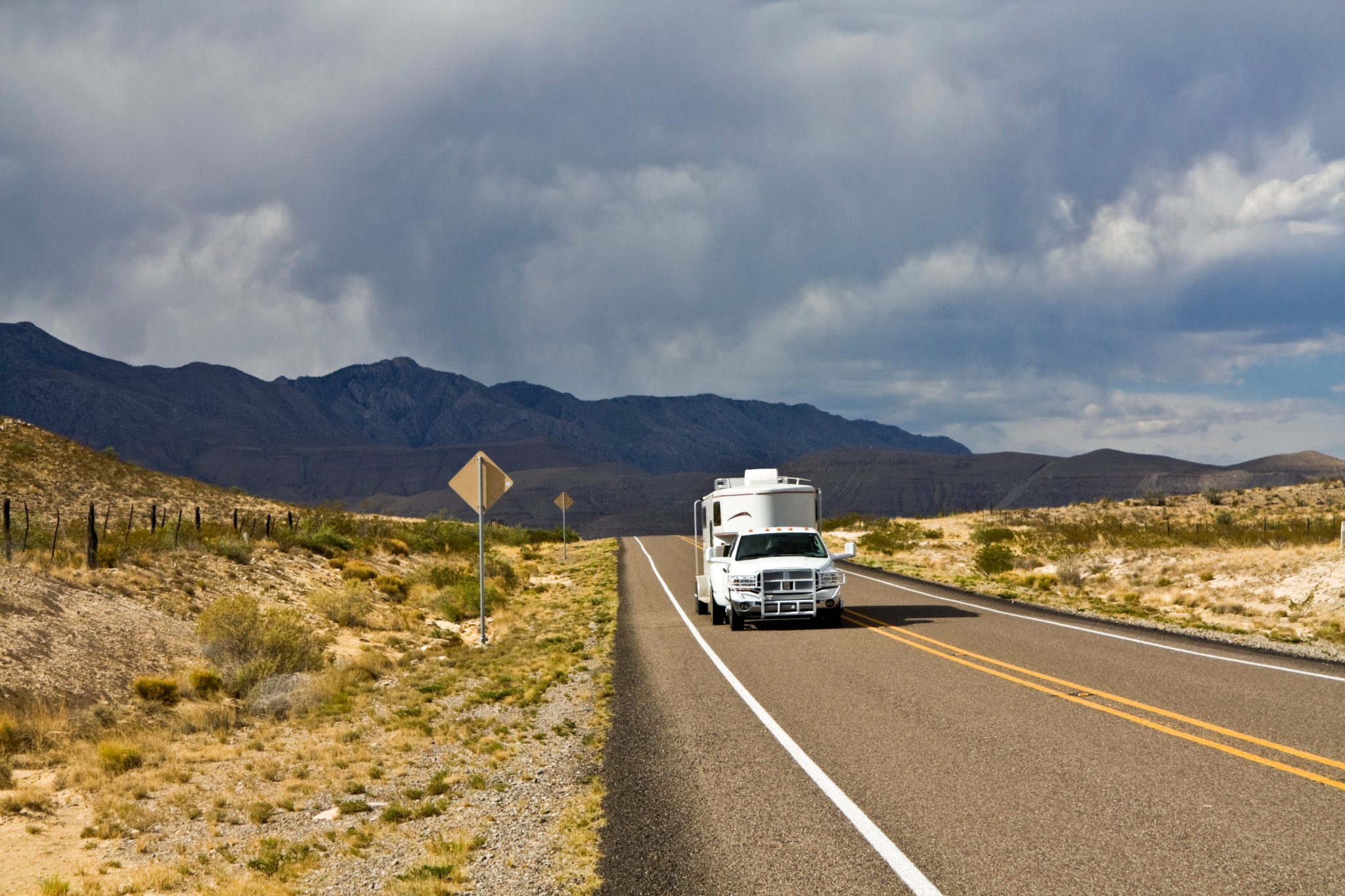 Gallop Poll: Do You Feed in the Trailer? - Horse and Rider