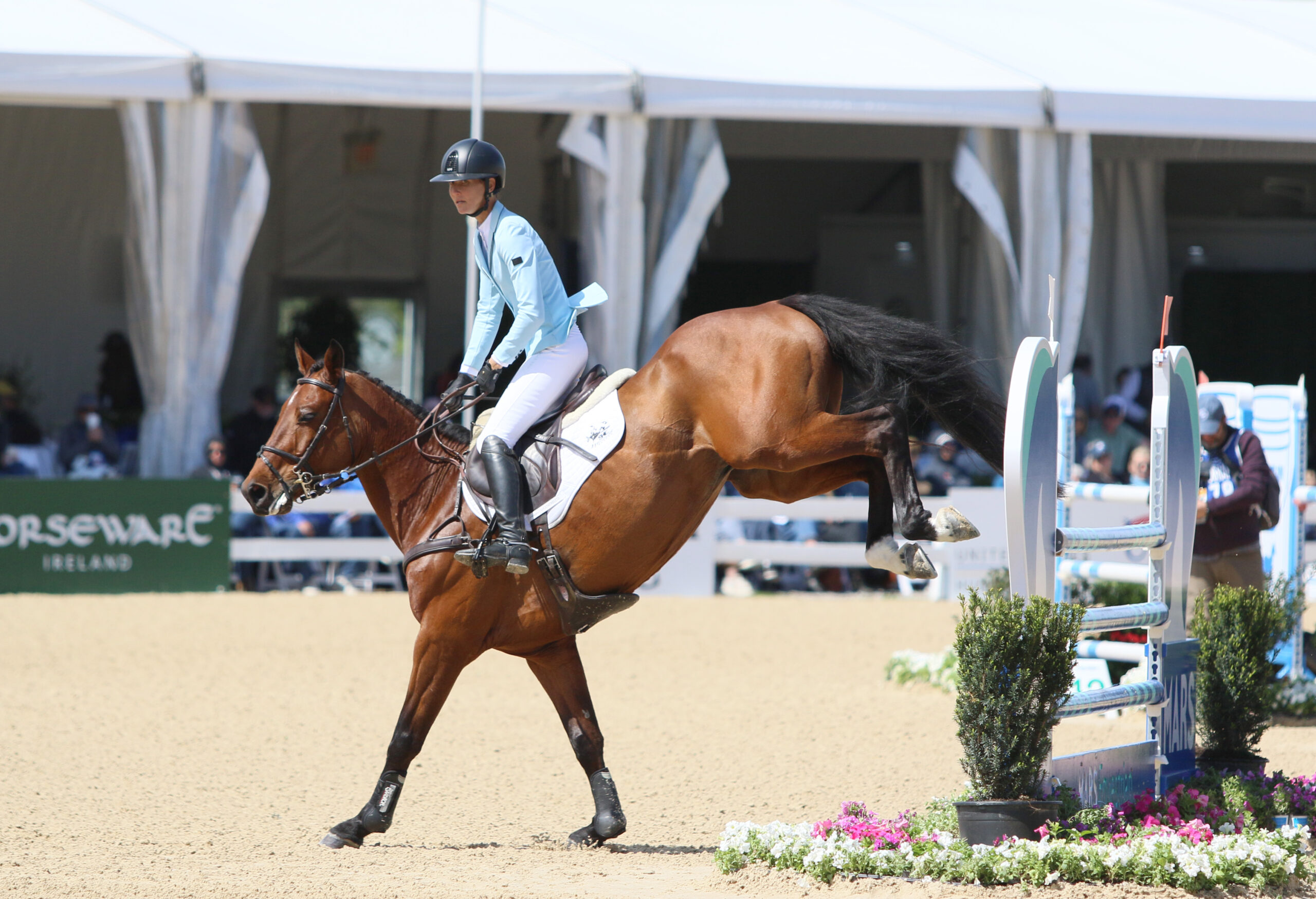 Master Tight Jump-Off Turns - Practical Horseman
