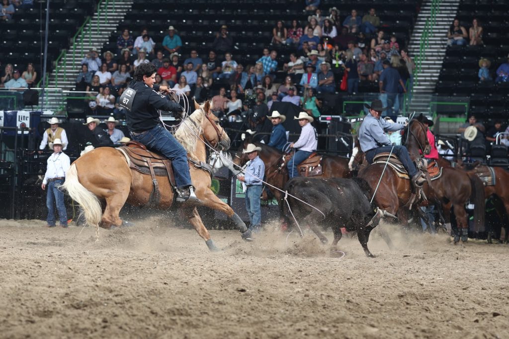 Garrett Elmore and Justin de la Garza Top the First Round of Rodeo ...