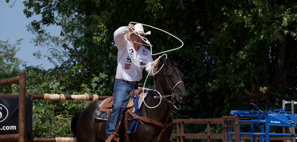 Riley Webb Set to Rope at 2022 NFR